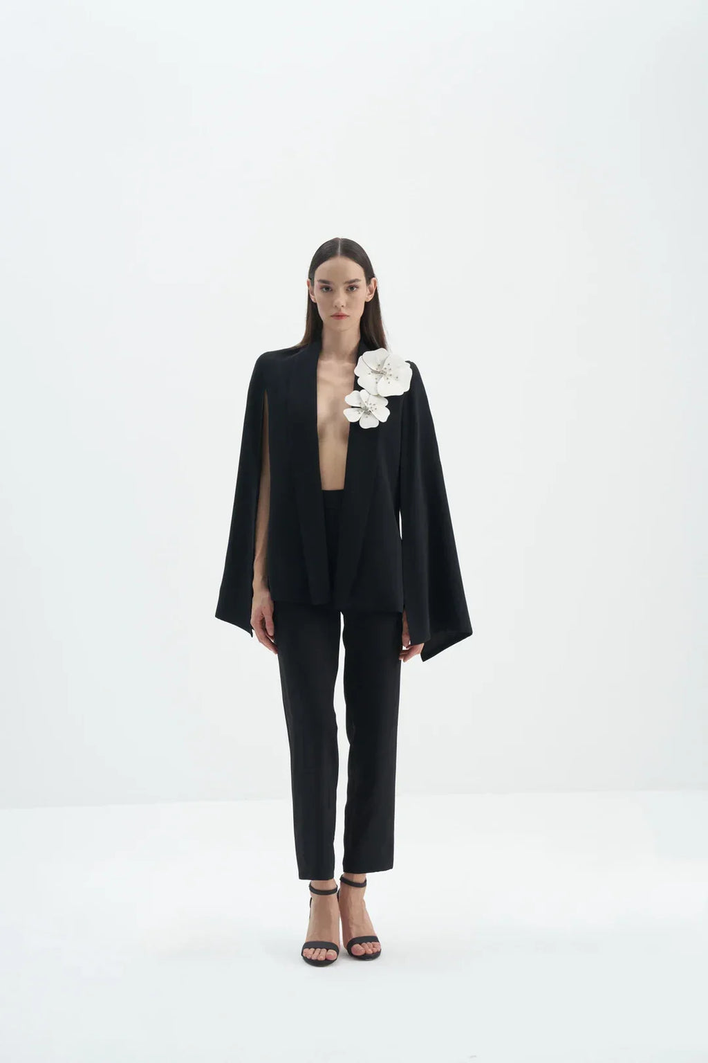 MIRROR CLOAK – Betül Saday